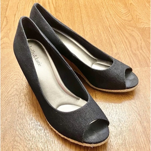 Kelly & Katie | Shoes | Kelly Katie Wedged Shoes | Poshmark